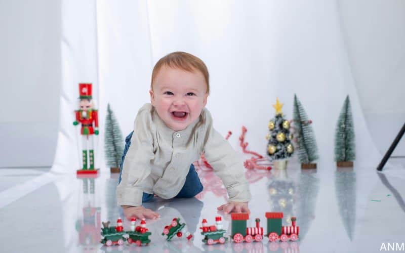 First Christmas Baby Photo Ideas - All Natural Mothering